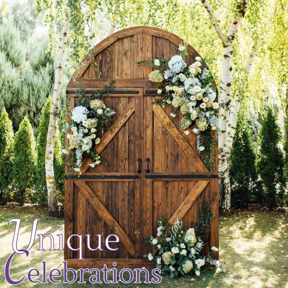 Unique Photo Booth – Rustic Background - uniquecelebrations.co.uk